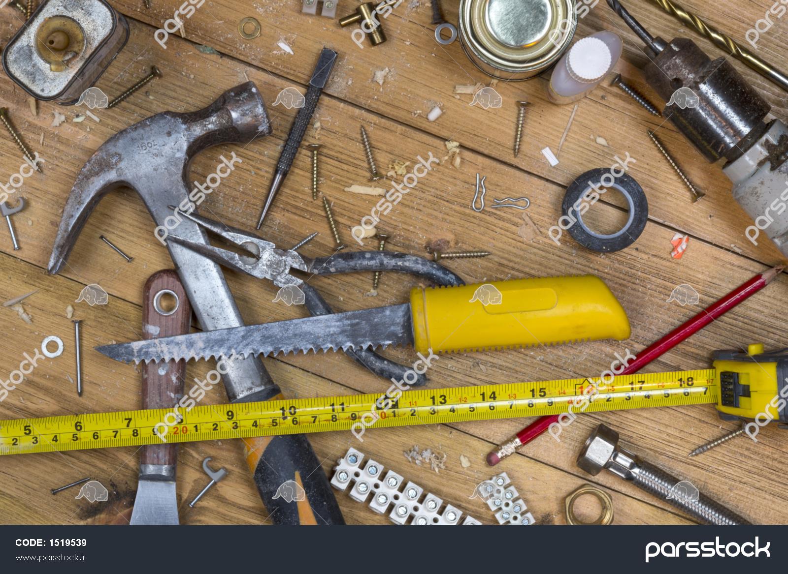 Untidy Workbench ابزارهای قدیمی 1519539