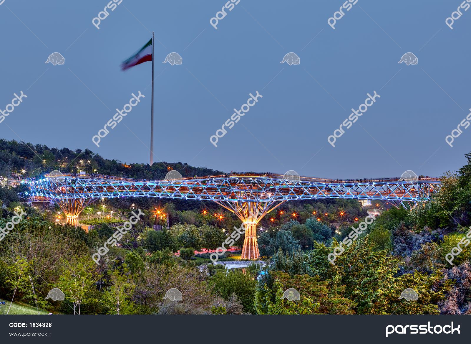 تهران ایران - 28 آوریل 2017 پل طبیعت یا پل طبیعت بزرگترین پل روگذر عابر ...